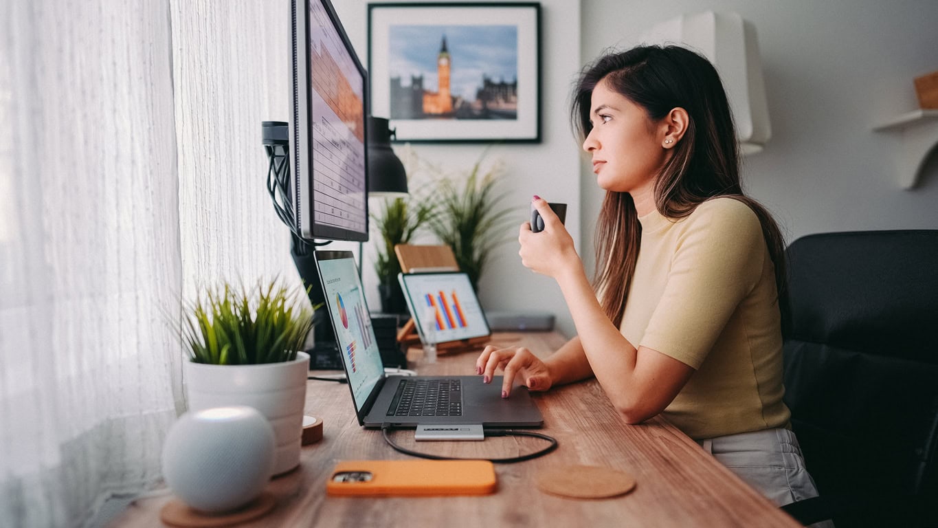 Virtual Assistant Jobs Explained: How to Start, and Average Pay ...